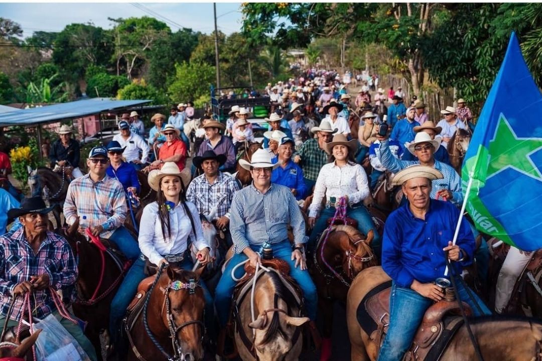 Impresionante: Miles De Personas Reciben A Martin En Tolé | Panamá ...