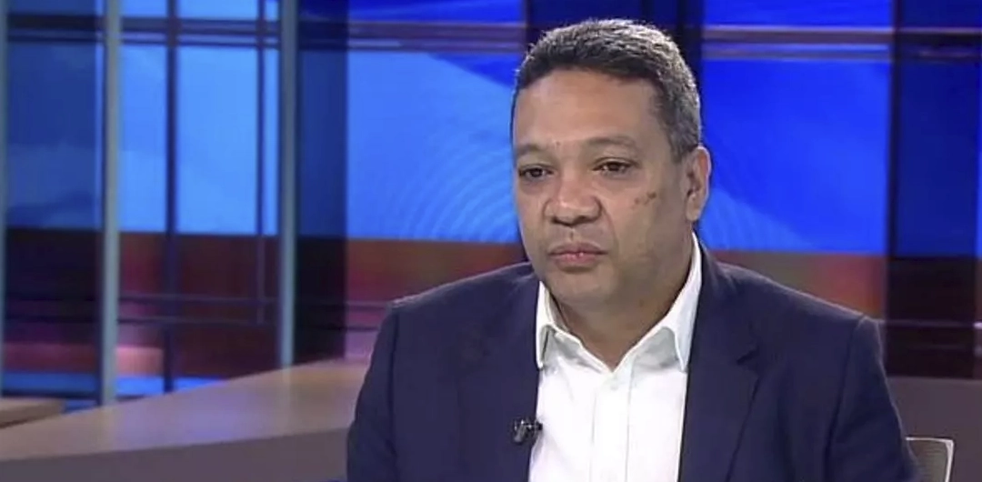 Dino Mon Enfrenta Los Retos Con Optimismo