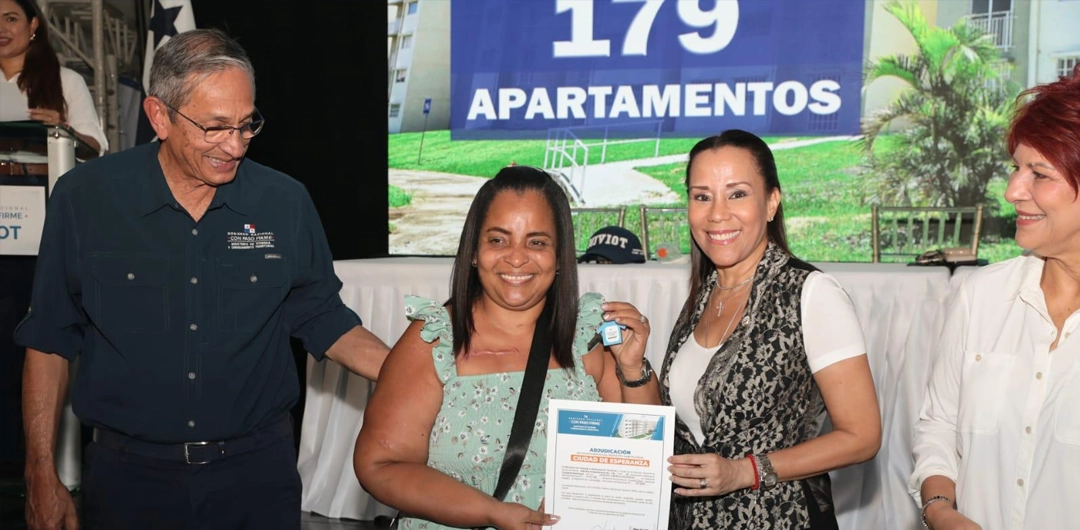 Gobierno De Mulino Entrega 179 Apartamentos En Ciudad Esperanza, Arraiján